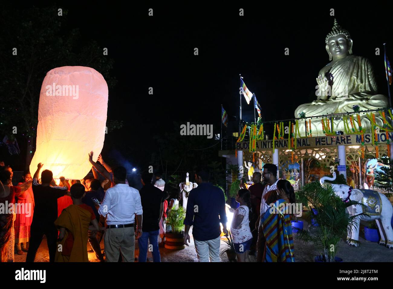 Buddhist monks and devotees fly Fanush (Hot Air Balloons) to honor the ...