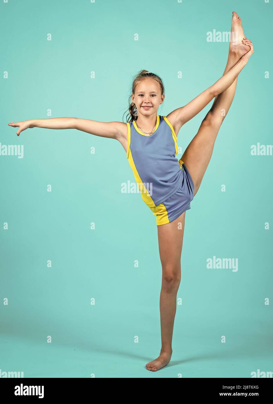 Tween kid girl training gymnastics hi-res stock photography and images ...
