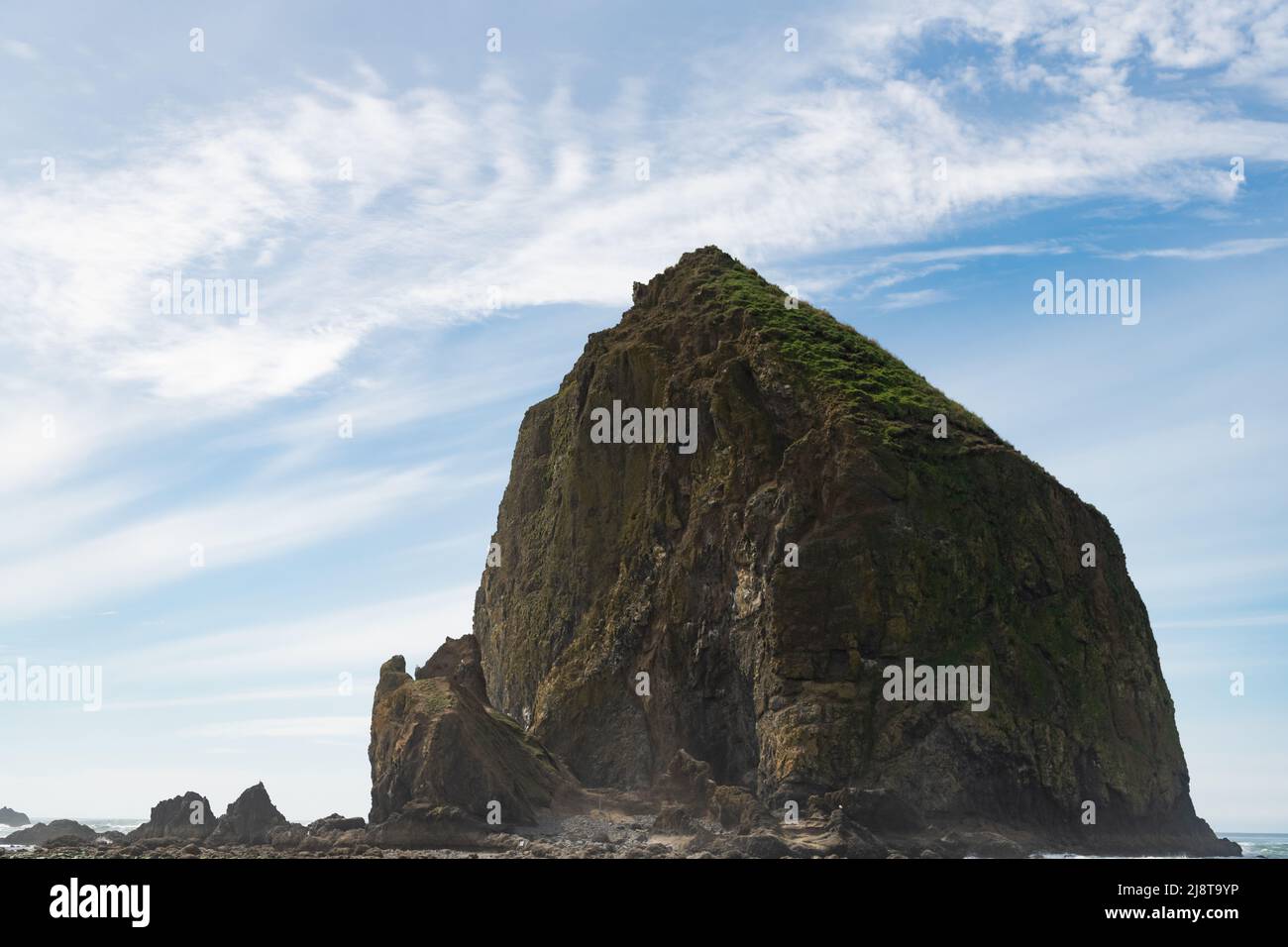 haystack rock famous mountain in oregon, usa Stock Photo - Alamy