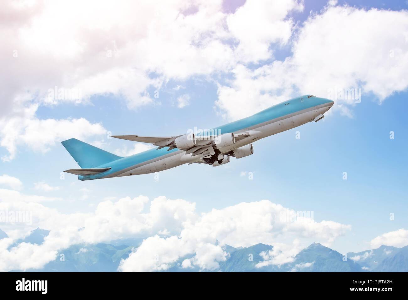 Heavy cargo plane hi-res stock photography and images - Alamy