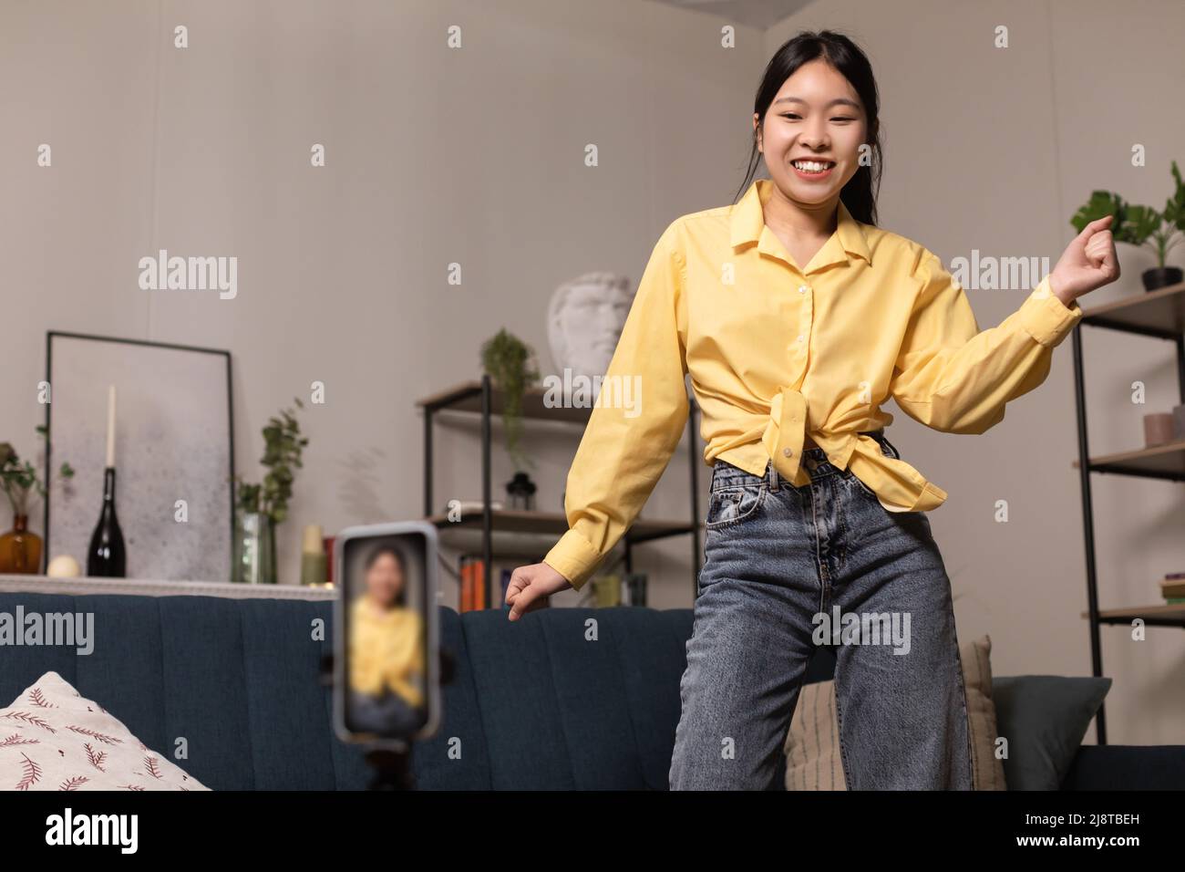 Asian dance tutorial hi-res stock photography and images - Alamy