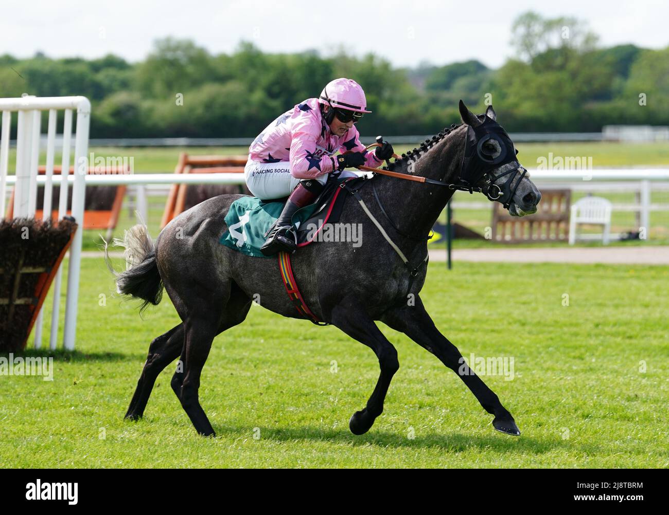 Elham Valley and Peter Kavanagh coming home to win the Coronation ...