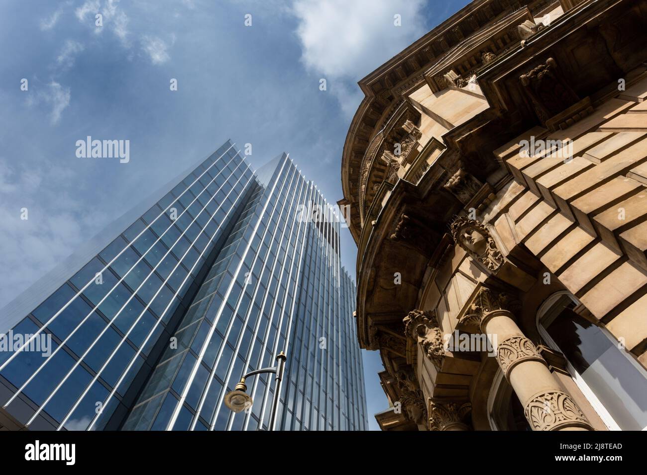 Modern city architecture hi-res stock photography and images - Alamy