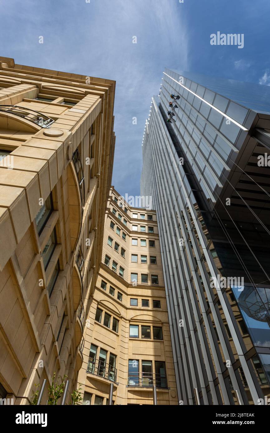 Modern city architecture hi-res stock photography and images - Alamy