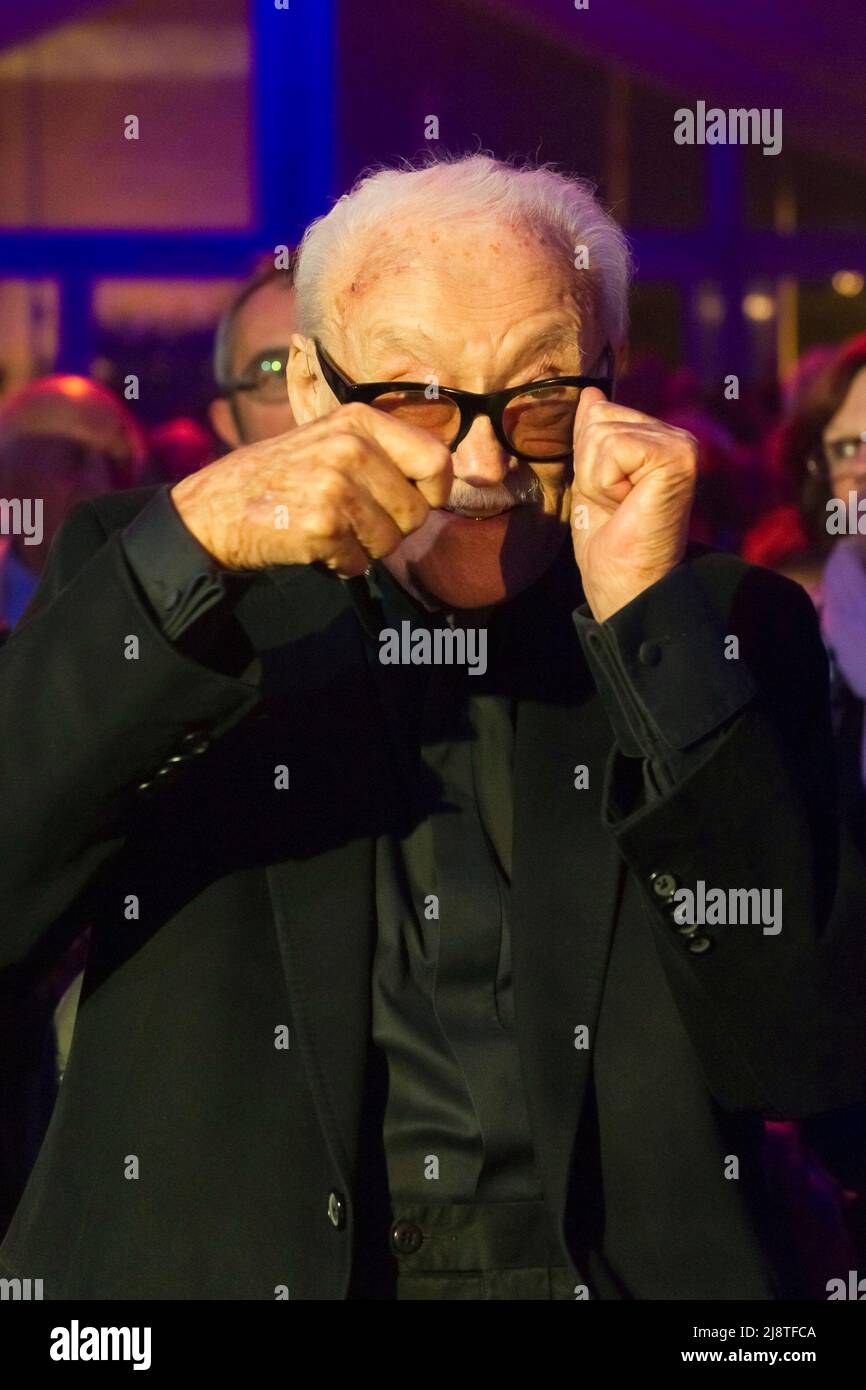 Harmonicist hi-res stock photography and images - Alamy