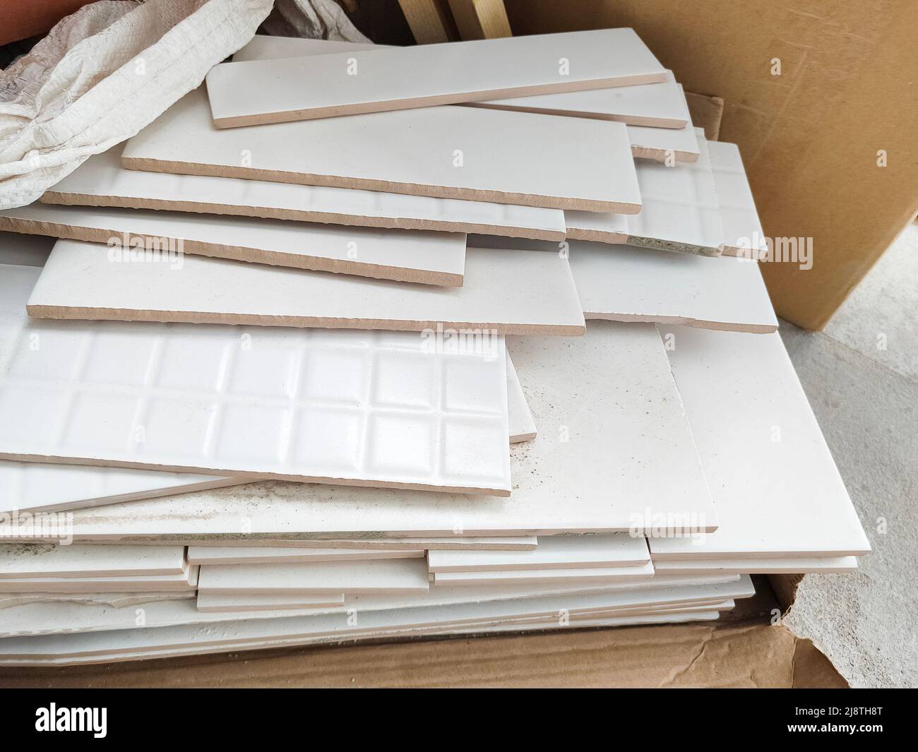 Installing ceramic tile hi-res stock photography and images - Alamy