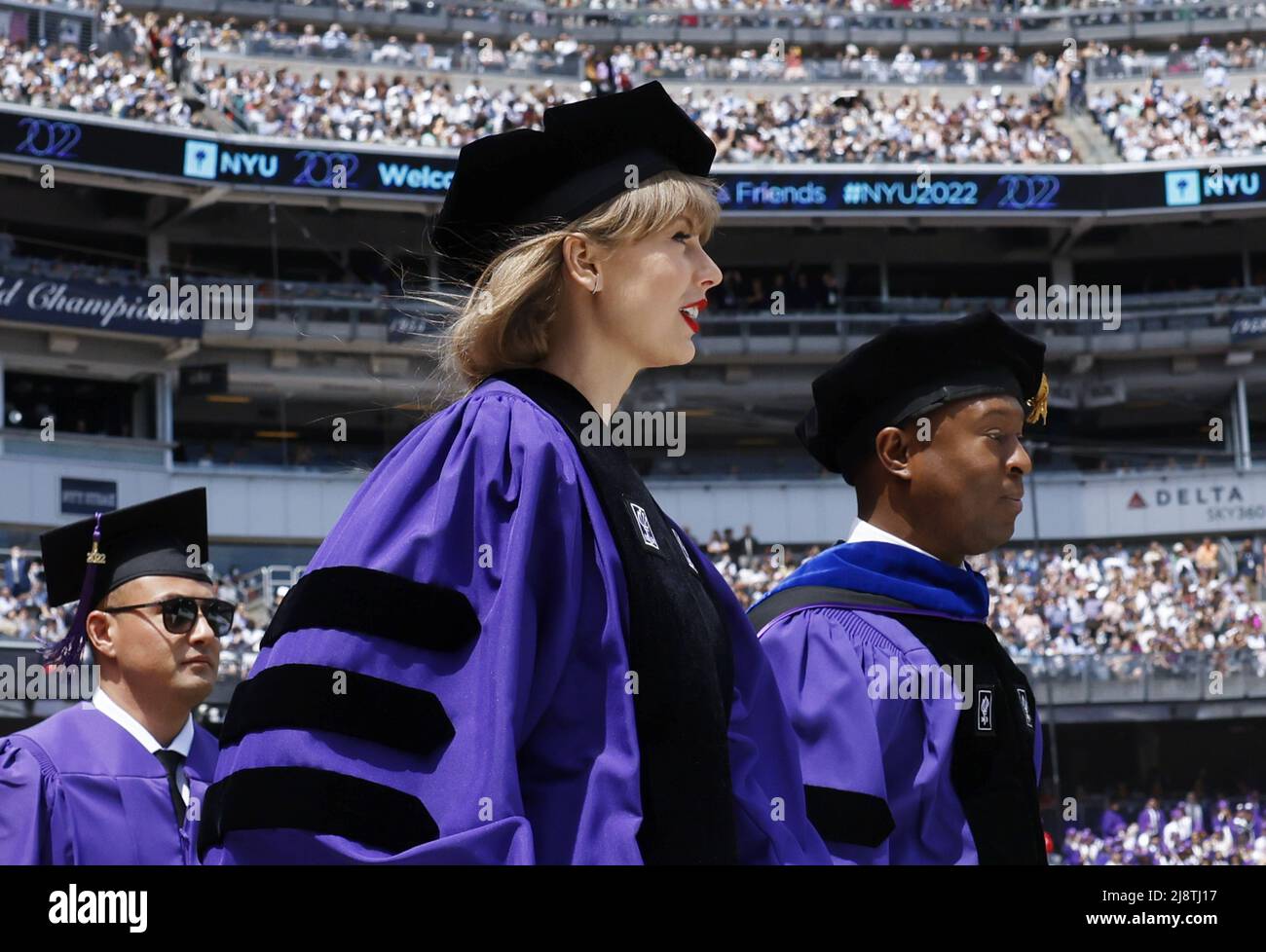 New York, United States. 18th May, 2022. Honorary Doctor of Fine Arts degree recipient Taylor ...