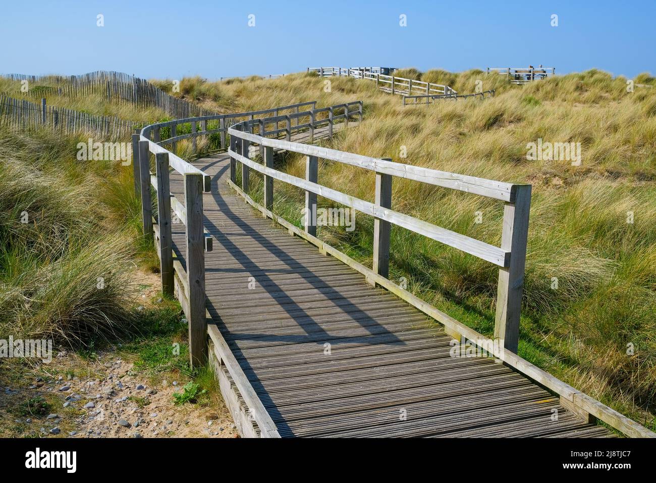 wooden boardwalk over the sand dunes Rhyl North Wales Stock Photo - Alamy