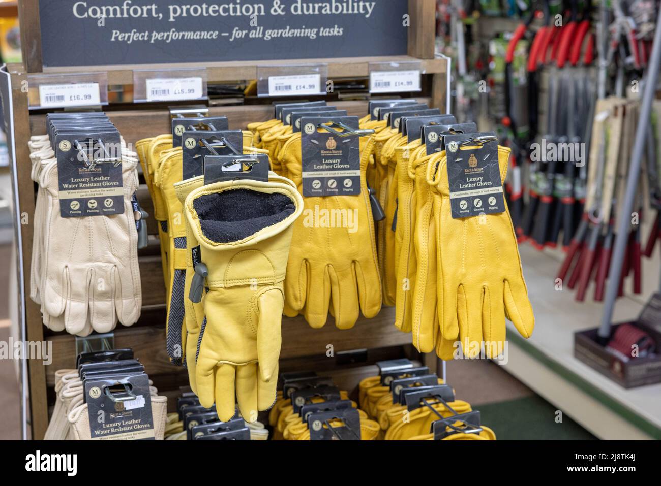 Spade rake folk garden tools hi-res stock photography and images - Alamy