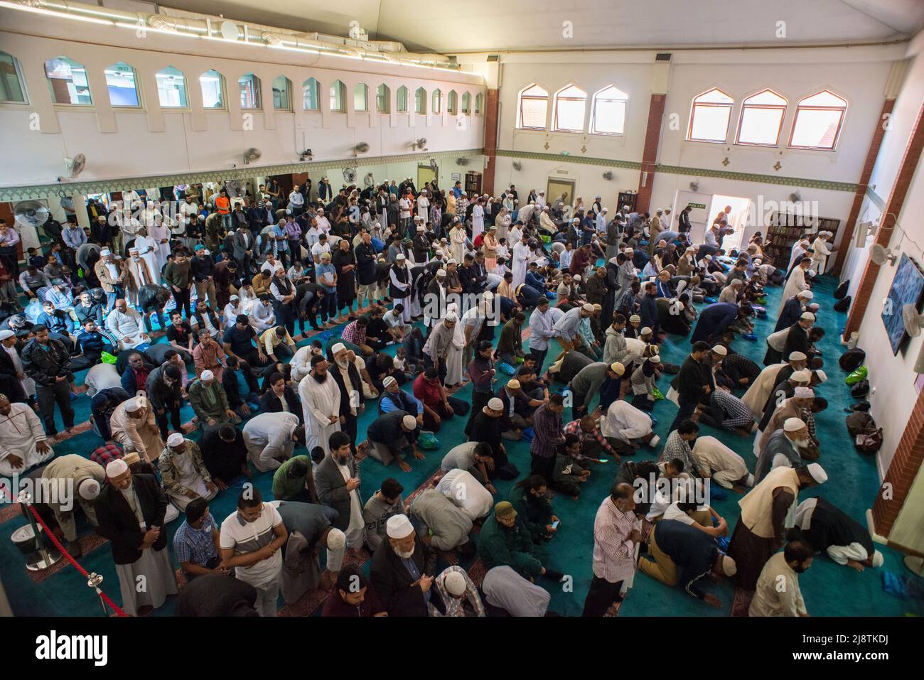 London, 18/08/2017: la preghiera nella Moschea di East London - Prayer ...