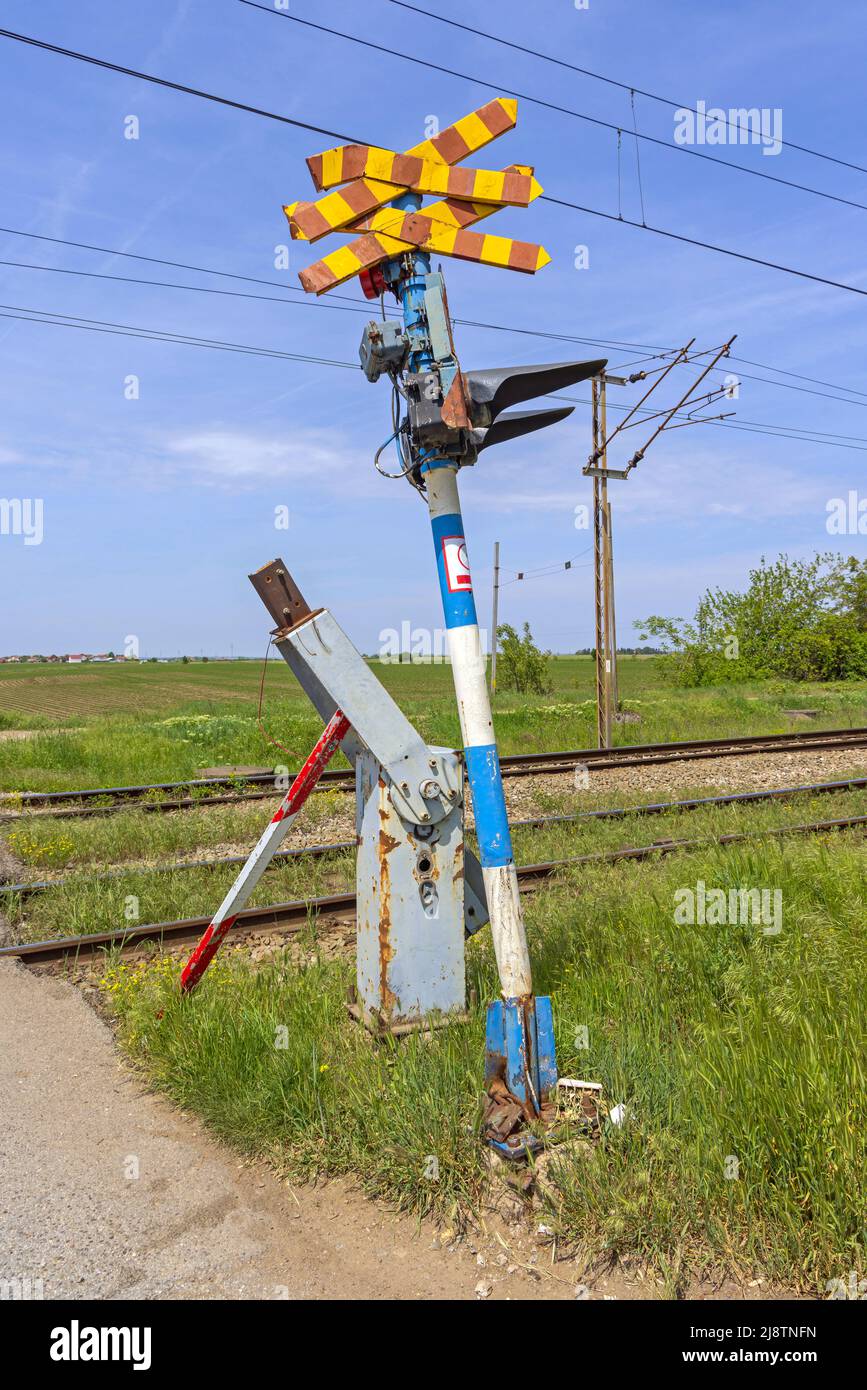 Broken Barrier Damaged Signal Danger Rail Crossing Stock Photo - Alamy