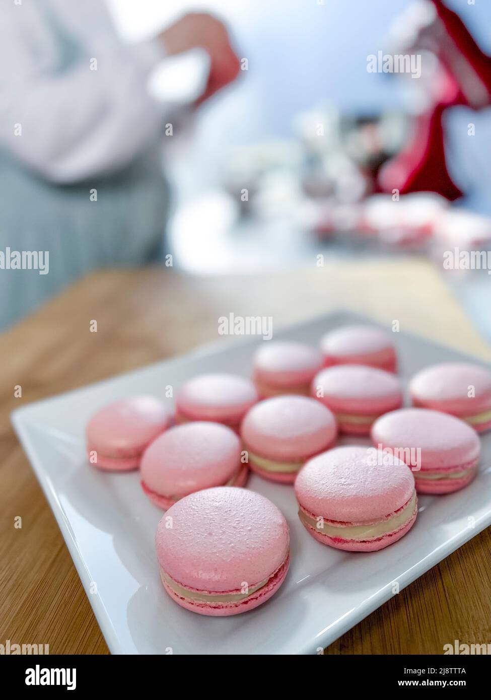 Professional pastry chef making hi-res stock photography and images - Alamy
