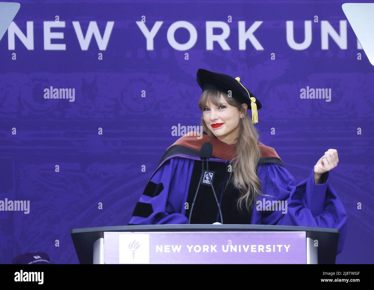 New York, United States. 18th May, 2022. Taylor Swift delivers the commencement speech after she ...