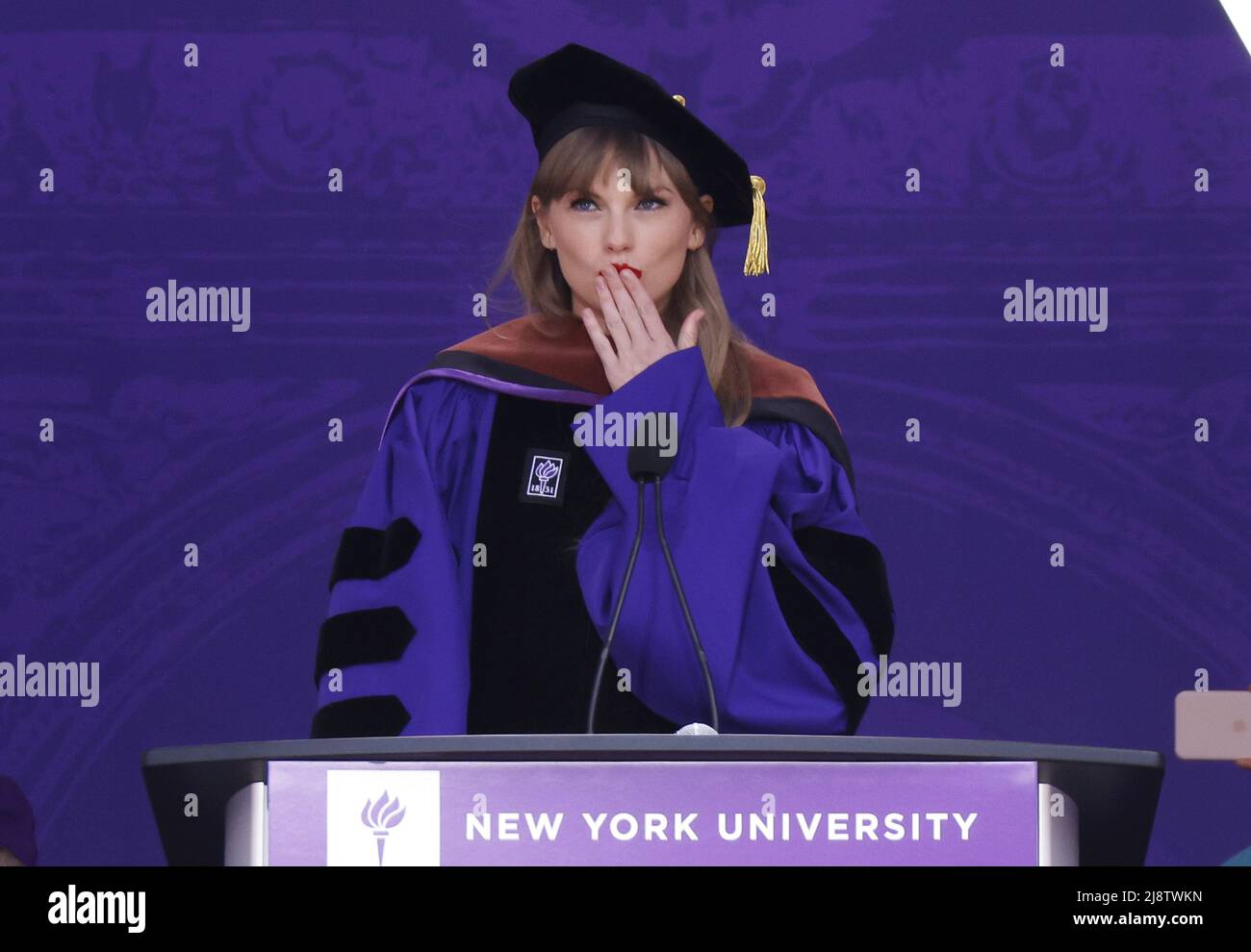 New York, United States. 18th May, 2022. Taylor Swift delivers the commencement speech after she ...