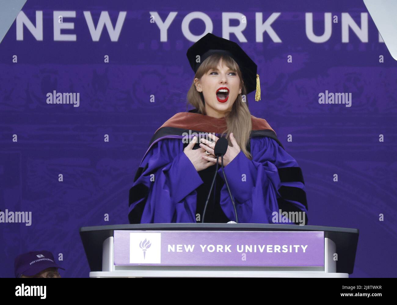 New York, United States. 18th May, 2022. Taylor Swift delivers the commencement speech after she ...