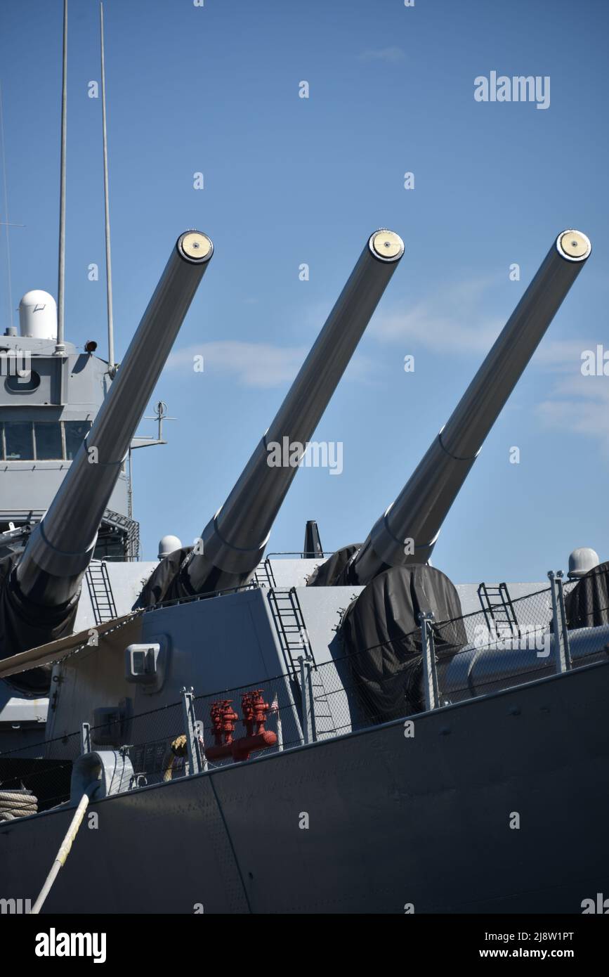 Usa iowa bb 61 battleship hi-res stock photography and images - Alamy