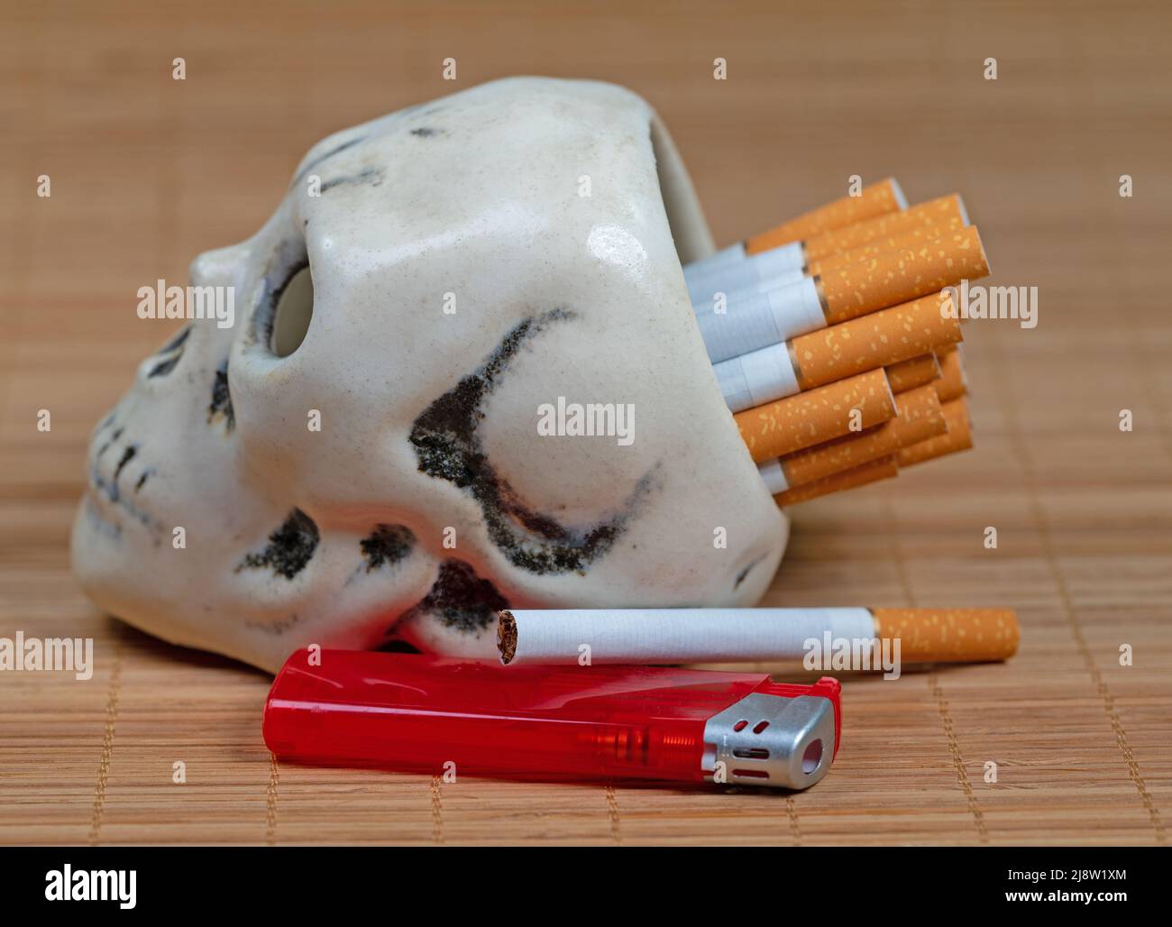 Smoking skull hi-res stock photography and images - Alamy