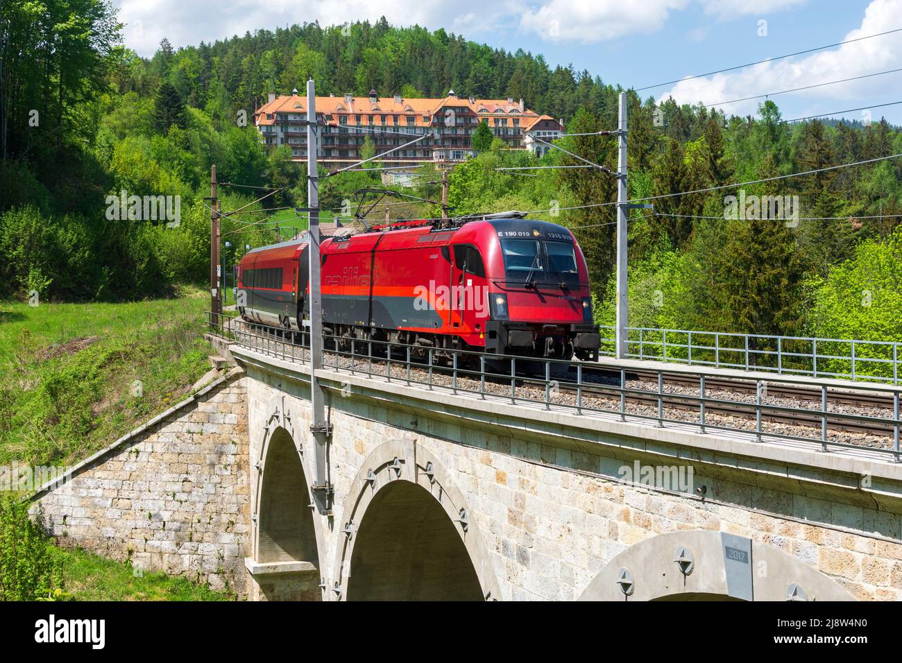 Semmering: Semmeringbahn (Semmering Railway), viaduct Kartnerkogel ...