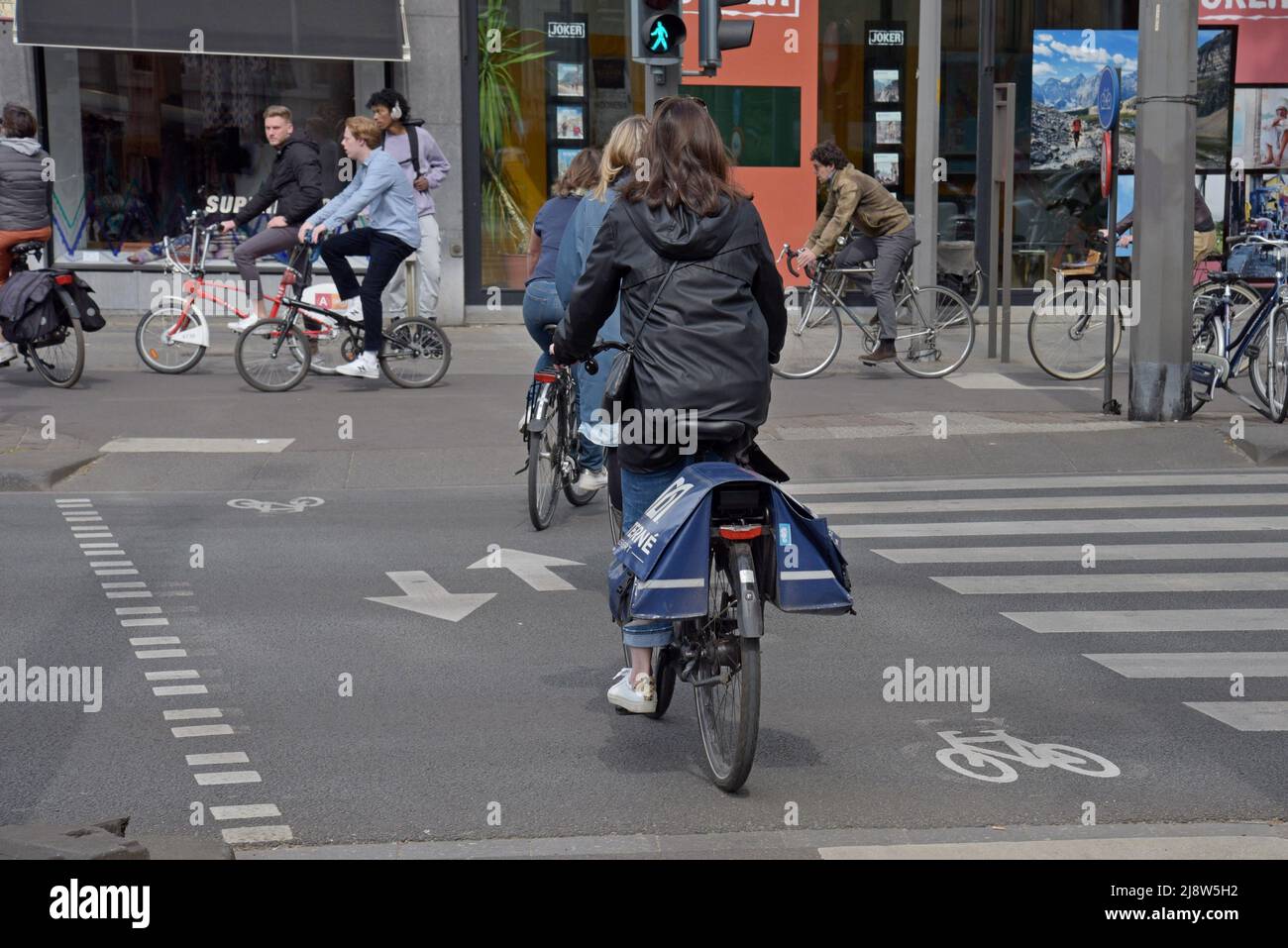 Priotity hi-res stock photography and images - Alamy