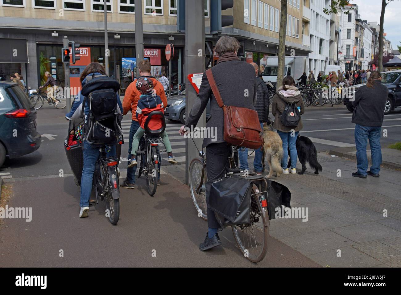 Priotity hi-res stock photography and images - Alamy