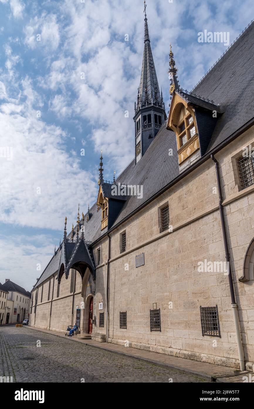 Cellar entrance in medieval french hi-res stock photography and images ...