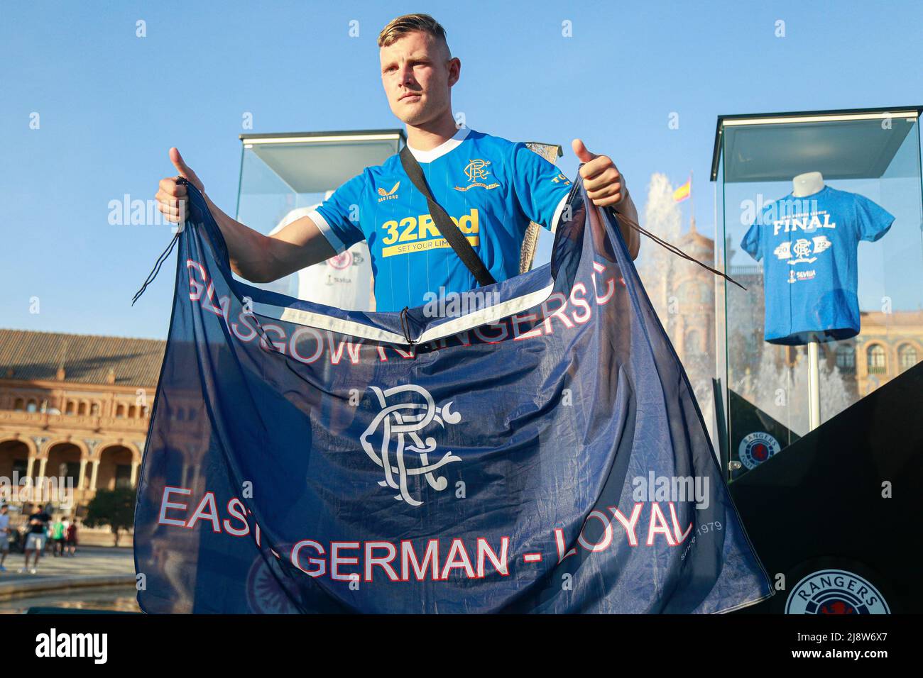 Glasgow rangers fans hi-res stock photography and images - Alamy