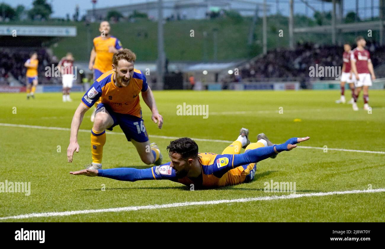 Stephen mclaughlin mansfield town hi-res stock photography and images ...