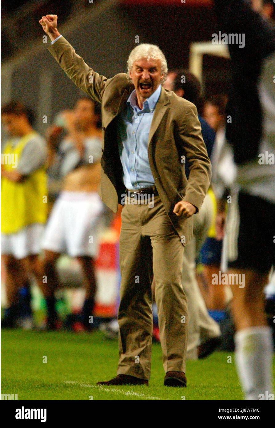 Championship manager 2002 hi-res stock photography and images - Alamy