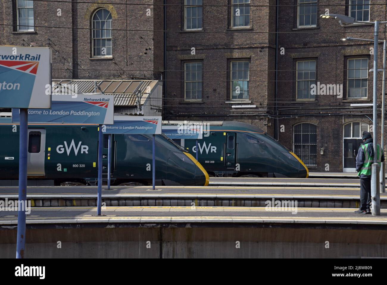 Great Western Railway 800 class Hitachi high speed trains ready to ...