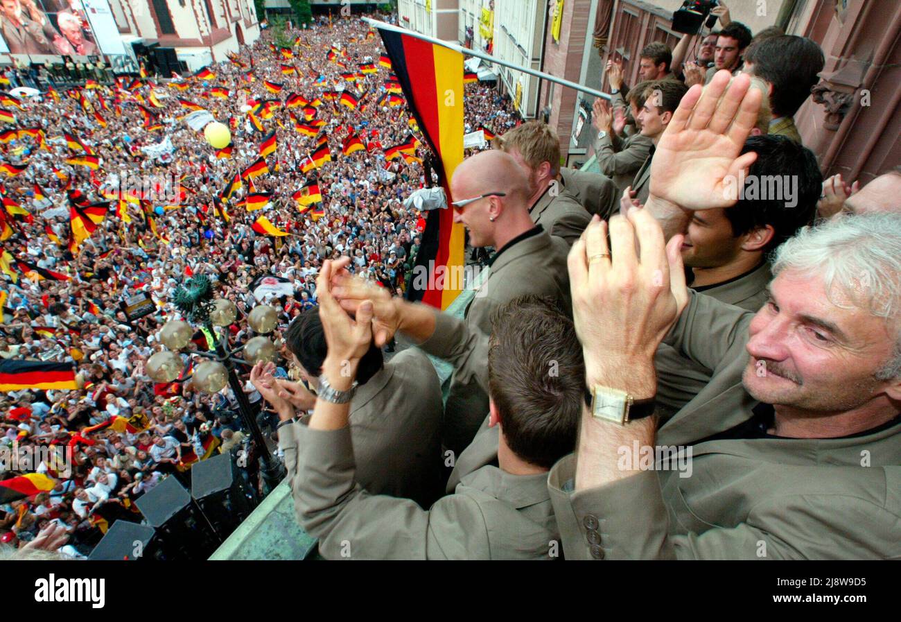 Championship manager 2002 hi-res stock photography and images - Alamy