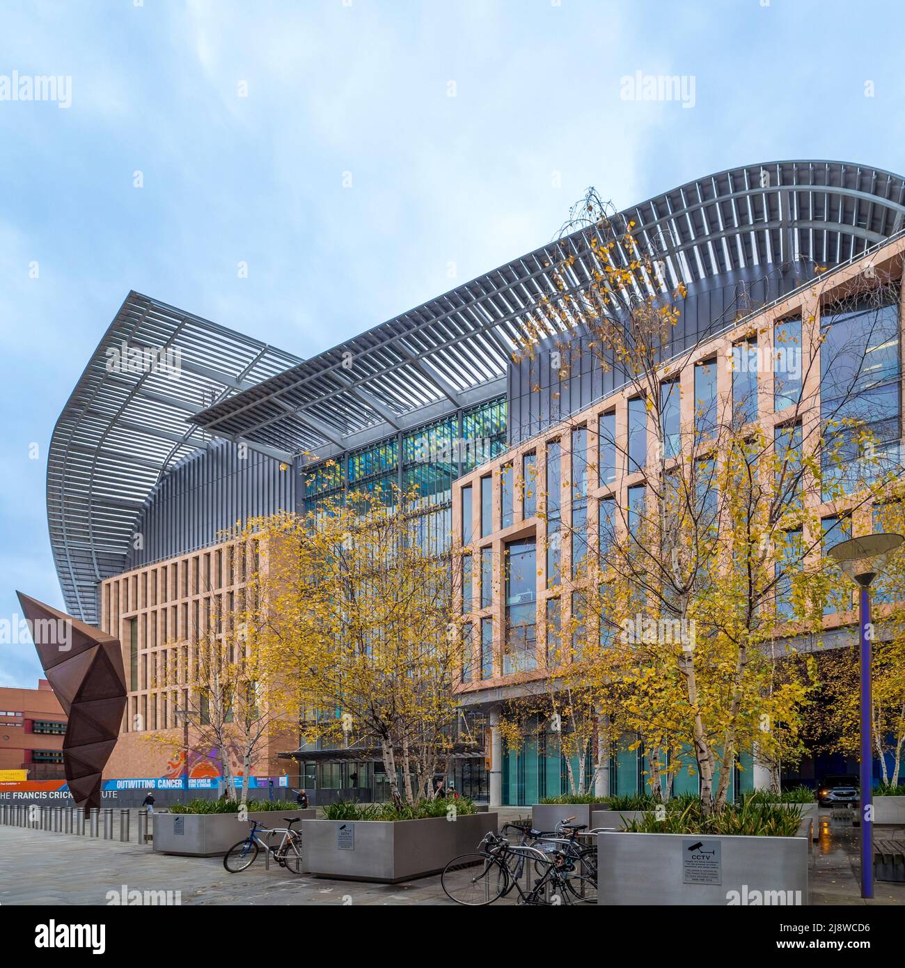 Exterior façade of The Francis Crick Institute, London Kings Cross ...