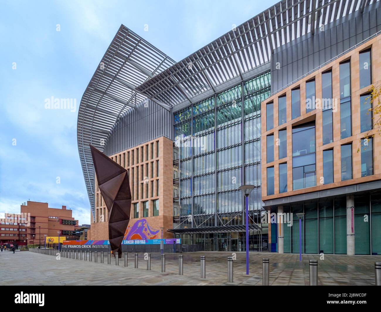 Exterior façade of The Francis Crick Institute, London Kings Cross ...