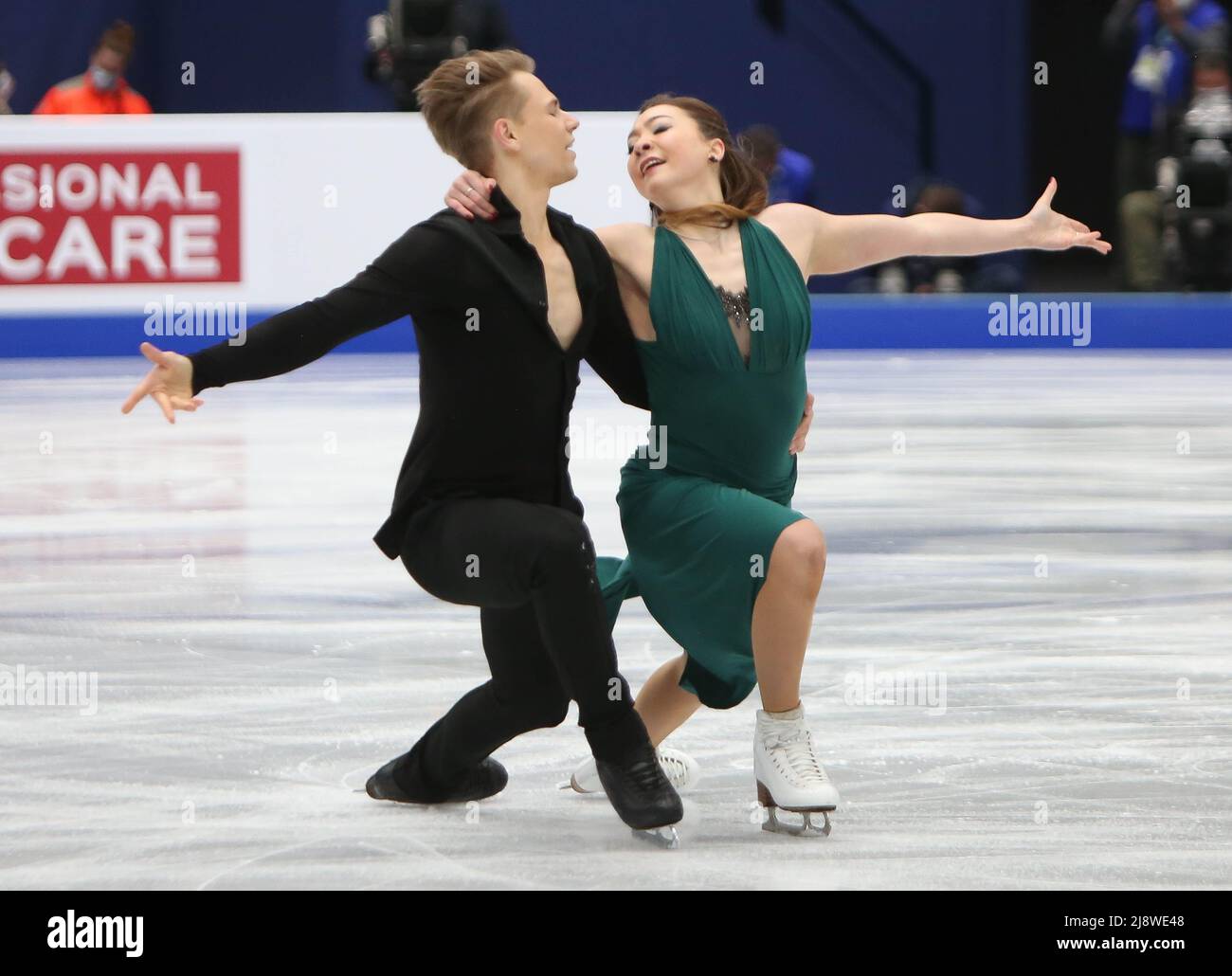 Allison Reed / Saulius Ambrulevičius of Lituanie during the ISU World ...