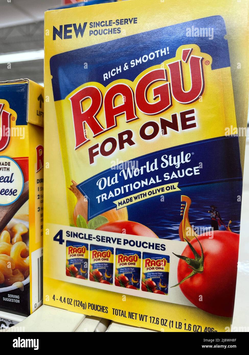Ragu sauce jar hi-res stock photography and images - Alamy