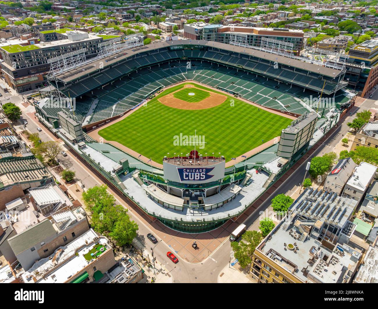 Wrigley field chicago aerial hi-res stock photography and images - Alamy
