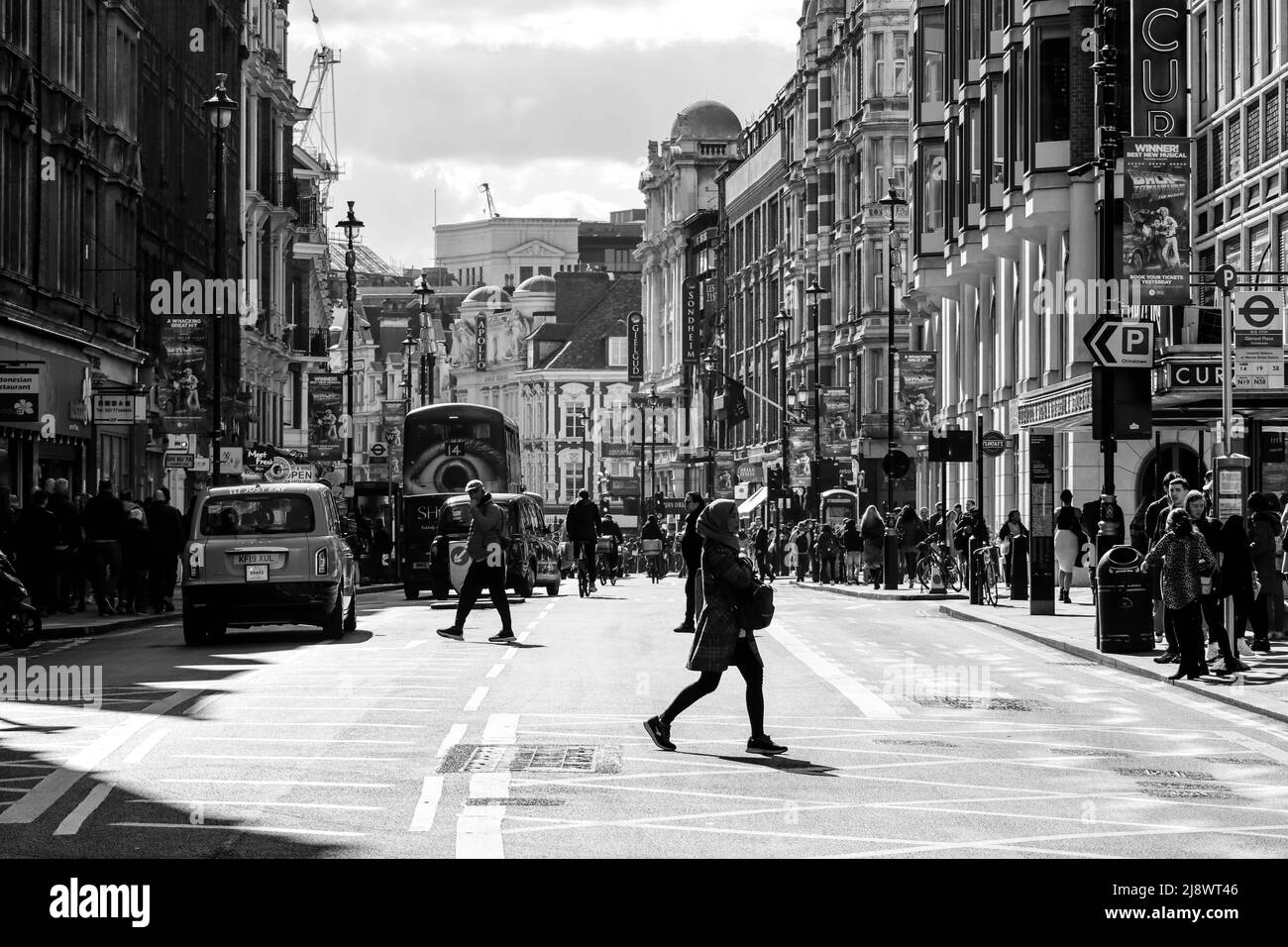 London life bw hi-res stock photography and images - Alamy