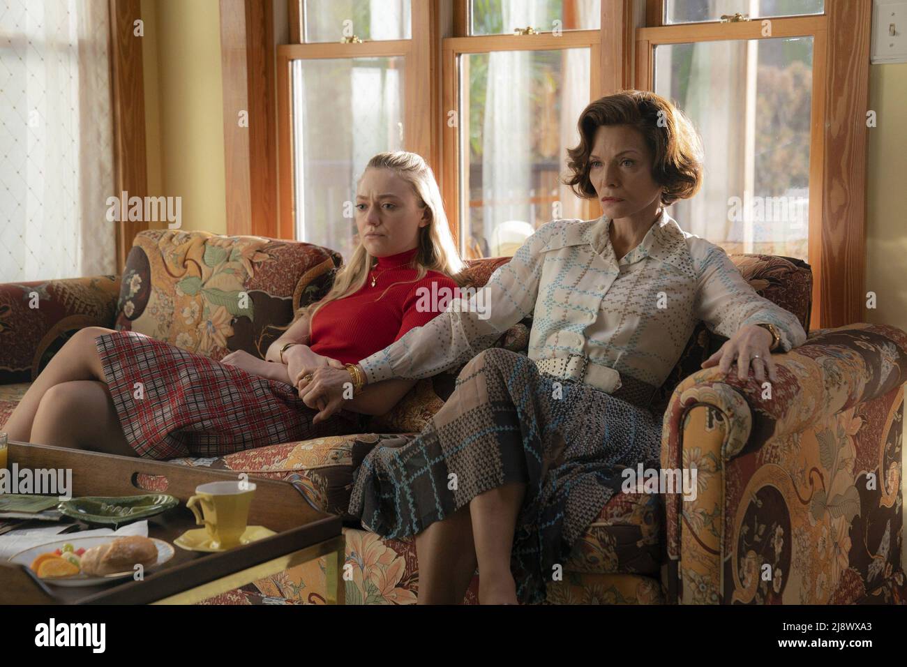THE FIRST LADY, from left: Dakota Fanning as Susan Elizabeth Ford ...