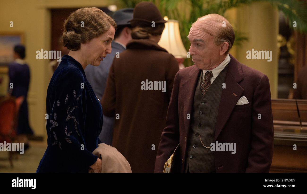 THE FIRST LADY, from left: Gillian Anderson, Jackie Earle Haley as ...