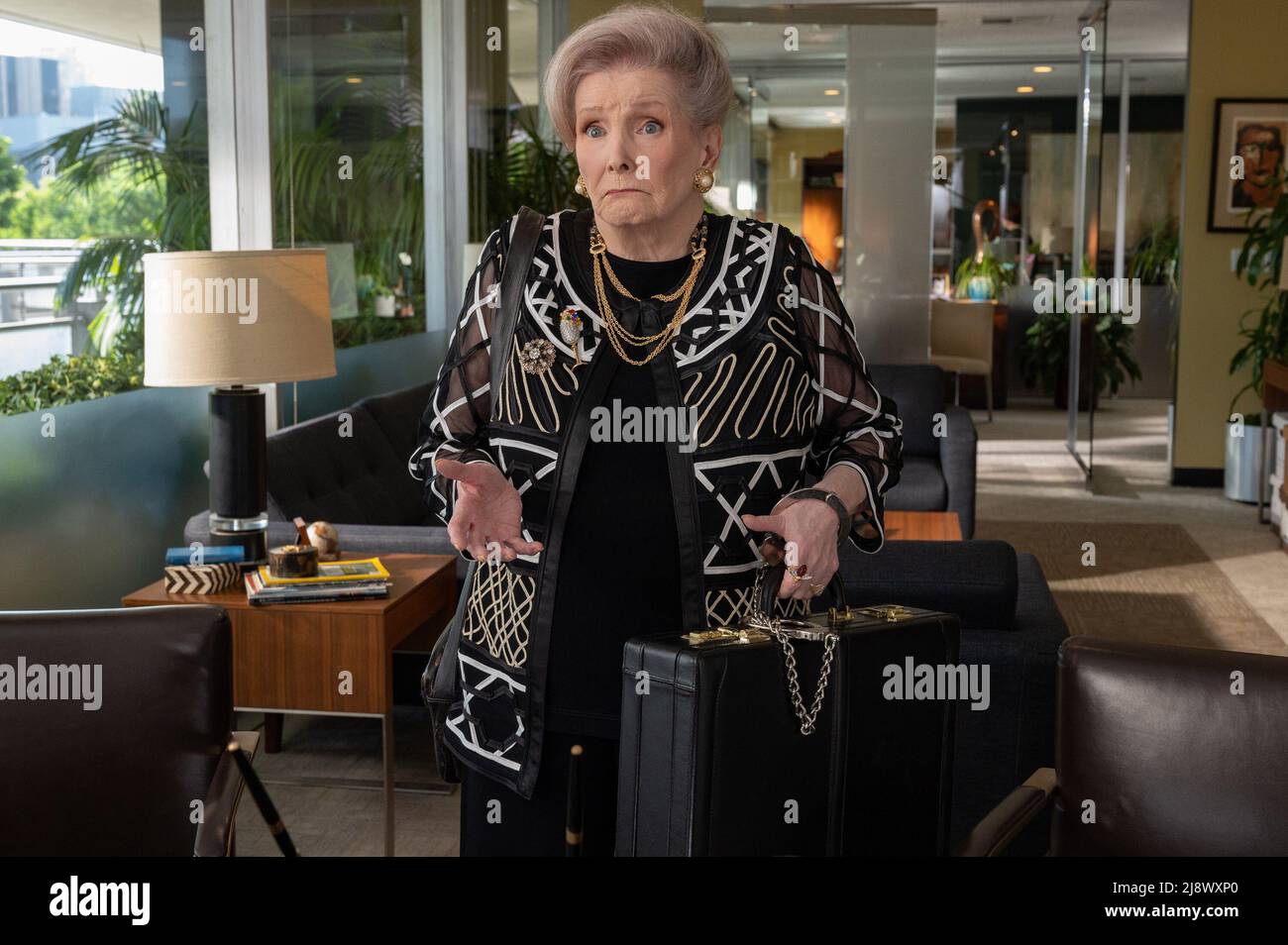 GRACE AND FRANKIE, Millicent Martin, The Casino', (Season 7/Part II, ep ...