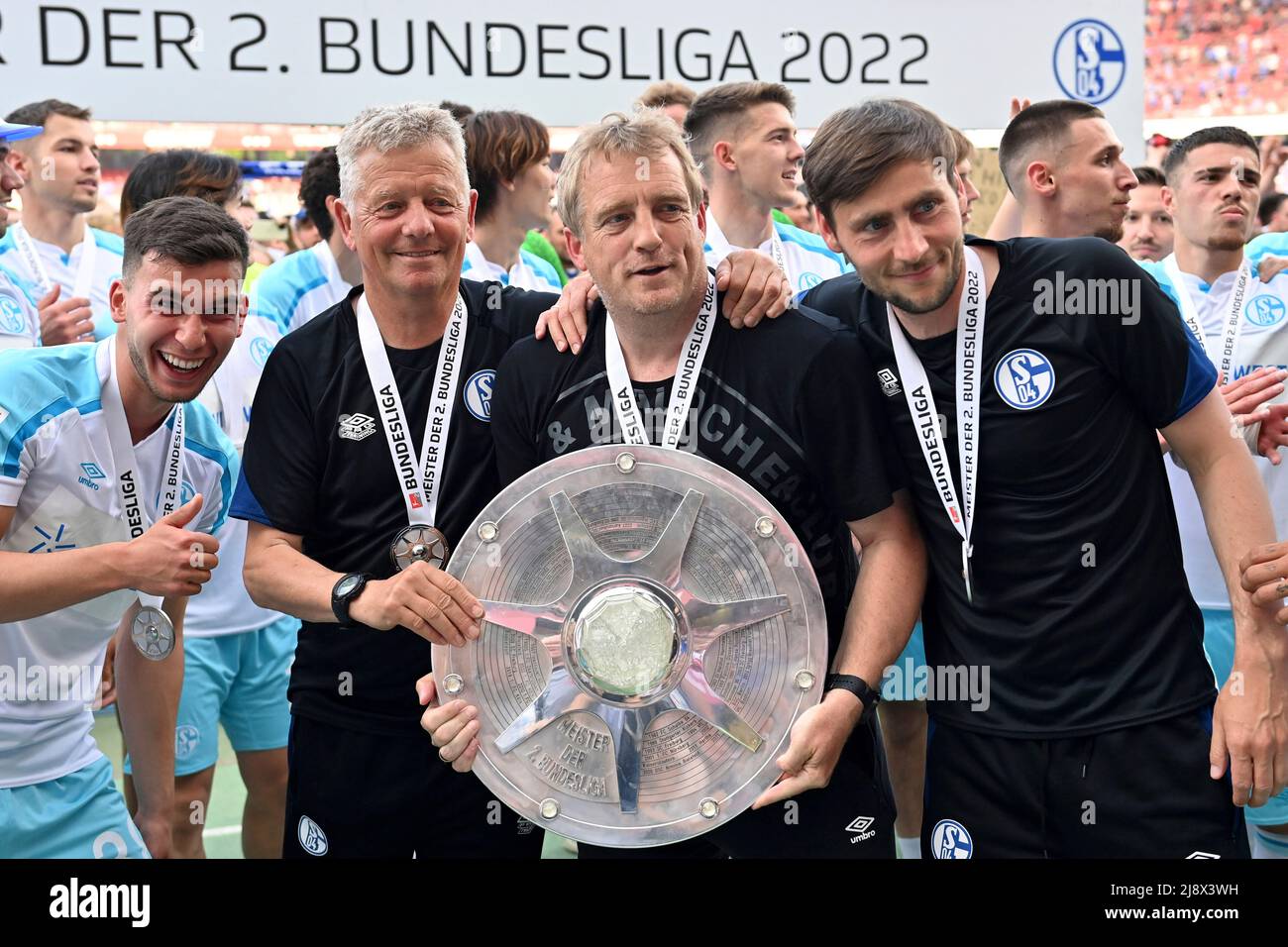 Nuremberg, Deutschland. 15th May, 2022. From left: co-coach Peter ...