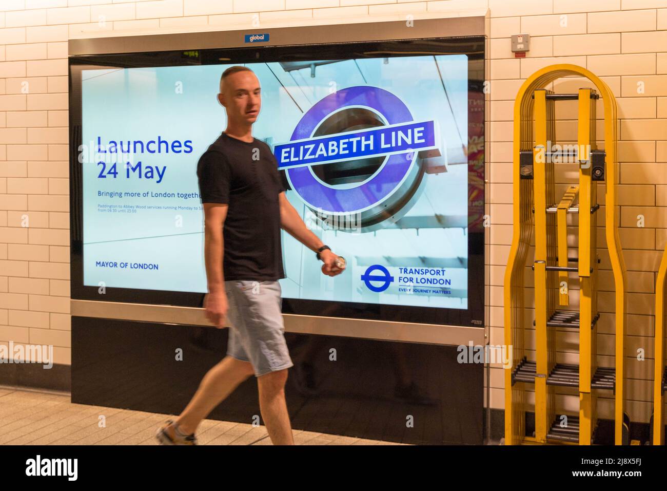 Elizabeth line crossrail hi-res stock photography and images - Alamy