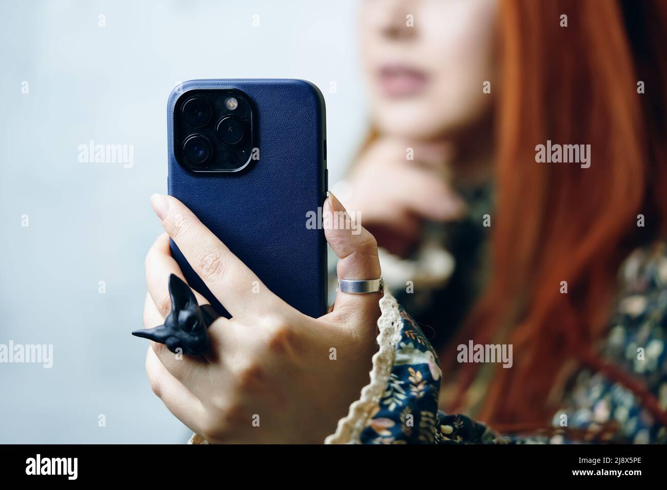 Iphone woman model hi-res stock photography and images - Alamy