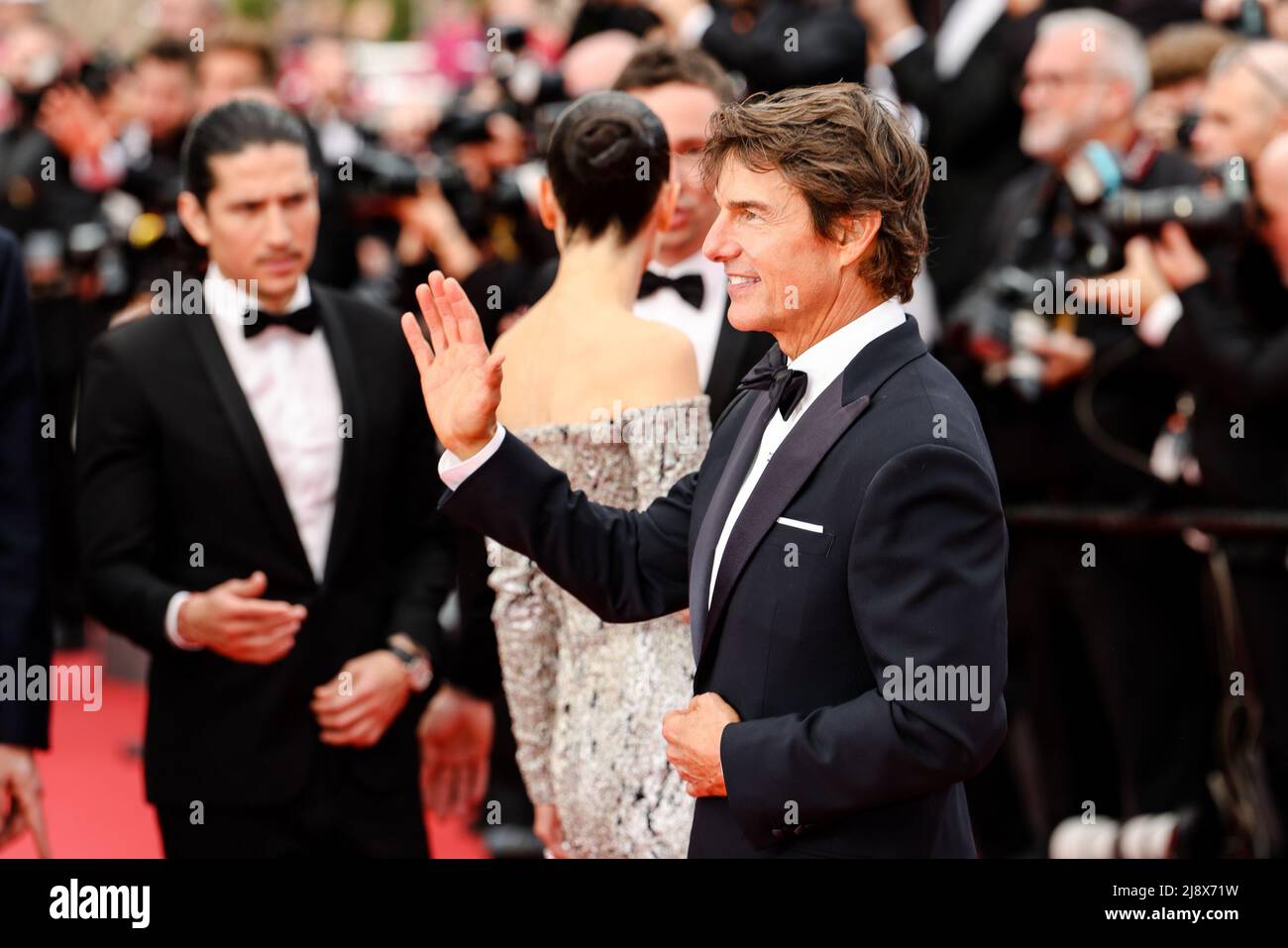CANNES - MAY 18: Tom Cruise arrives to the premiere of " TOP GUN ...
