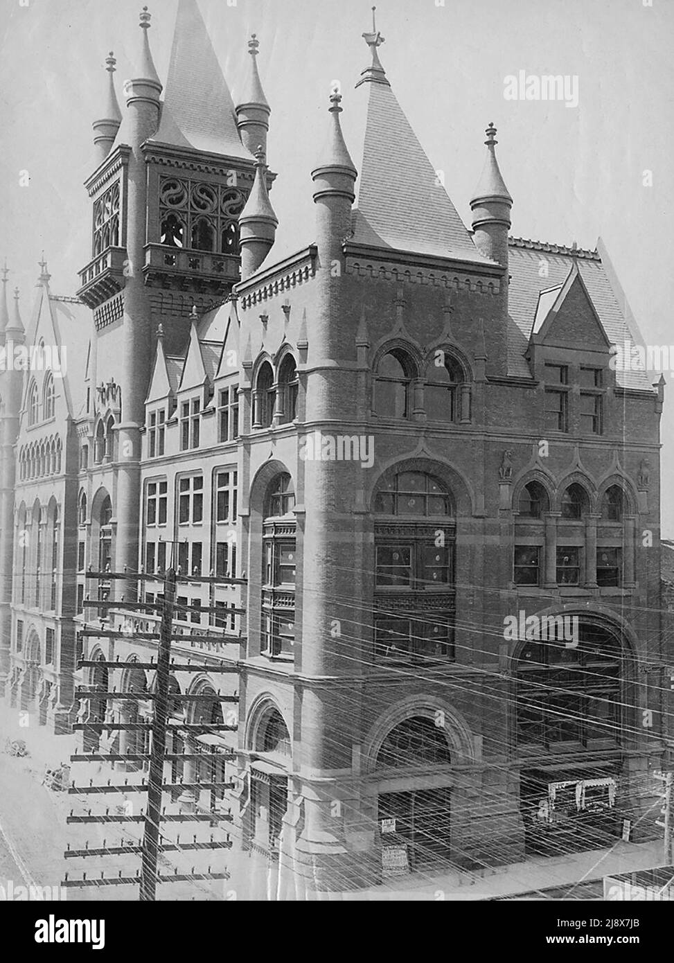 Confederation Life Building at Yonge and Richmond Streets (Toronto ...