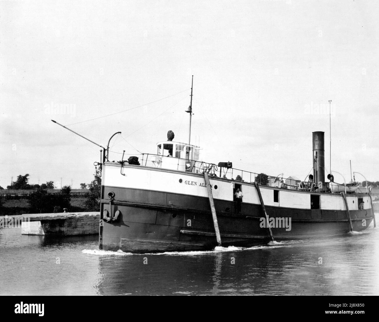 Photograph of steam freighter 'Glen Allan' - built at Kingston in 1915 ...