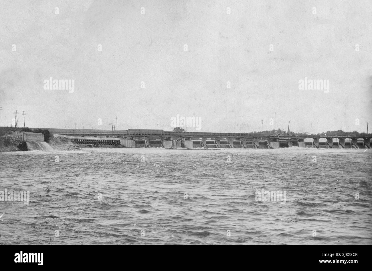 Trent river dam hi-res stock photography and images - Alamy