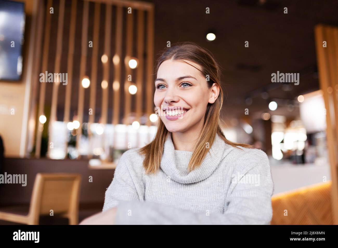 Portrait beautiful corporate lady posing hi-res stock photography and ...