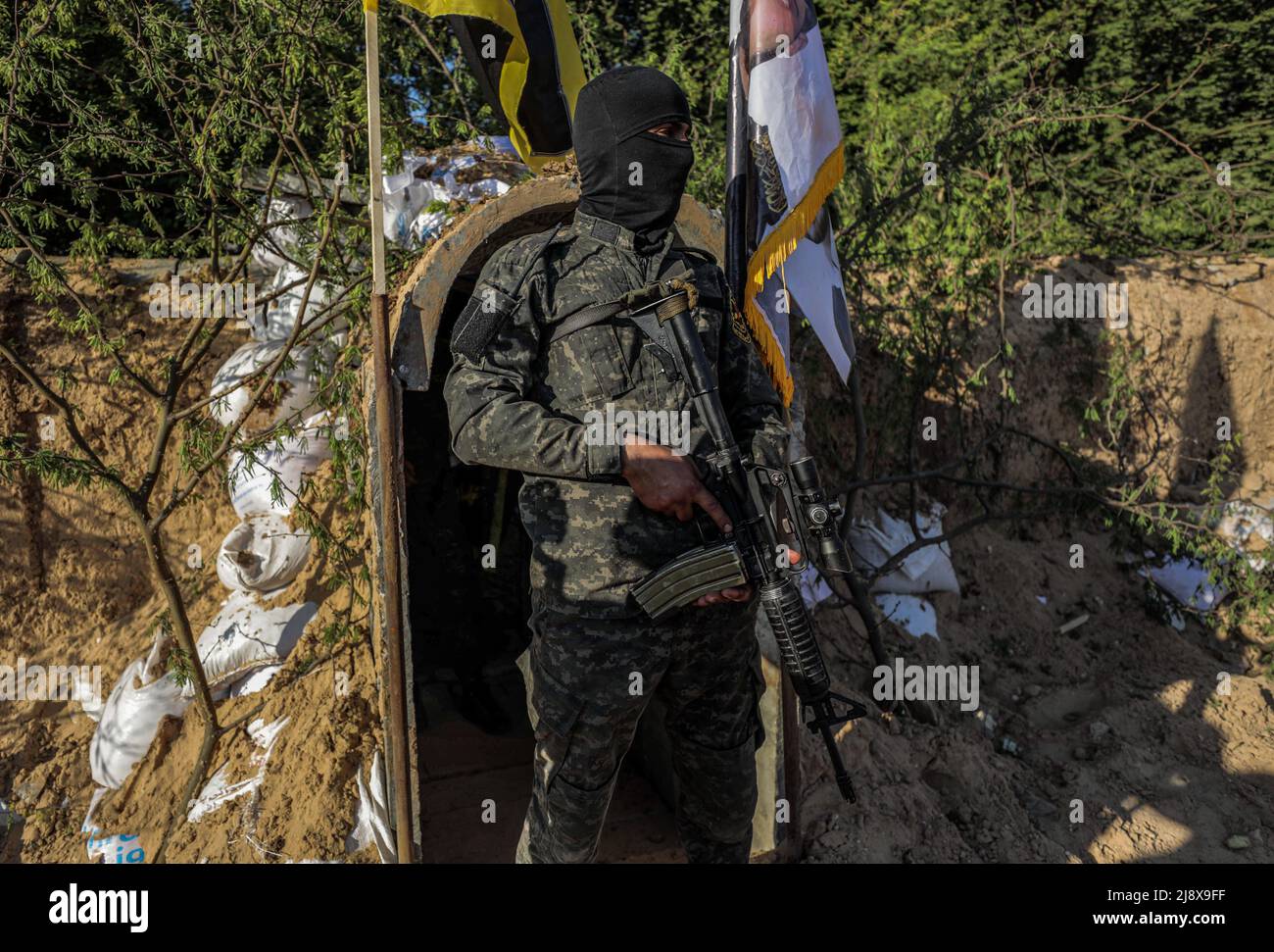 Gaza, Palestine. 18th May, 2022. A Palestinian fighter of Al-Quds ...