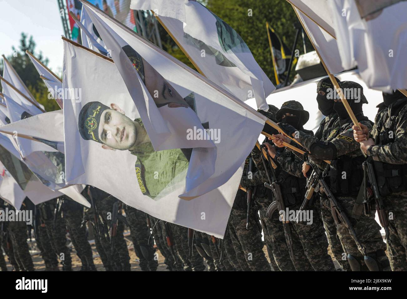 Palestinian fighters of Al-Quds brigades, the military wing of ...