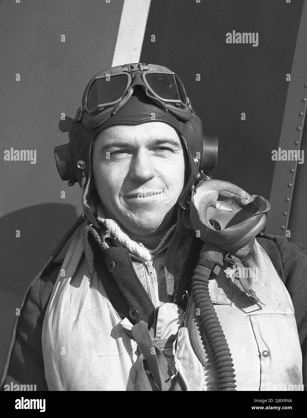 Squadron leader hi-res stock photography and images - Alamy